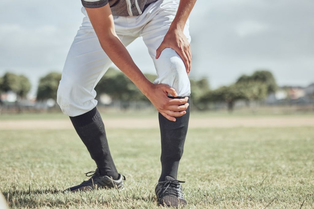 What Causes a Meniscus Tear & How to Treat It | Dr. Howard